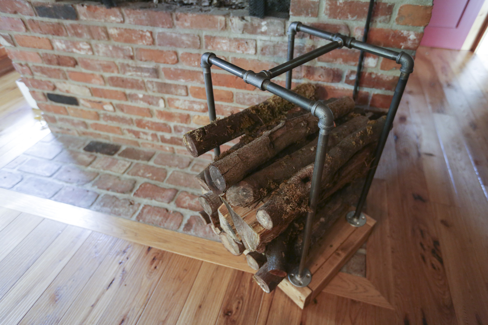Firewood Rack DIY How To Make An Industrial Firewood Holder firewood-rack-diy-how-to-make-an-industrial-firewood-holder