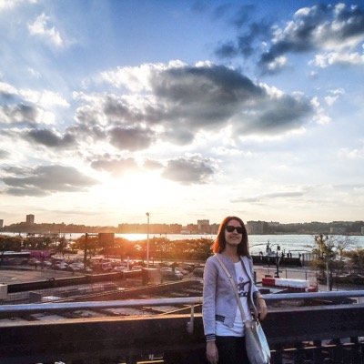 So this is working now! A clock which moves its hands to show ...