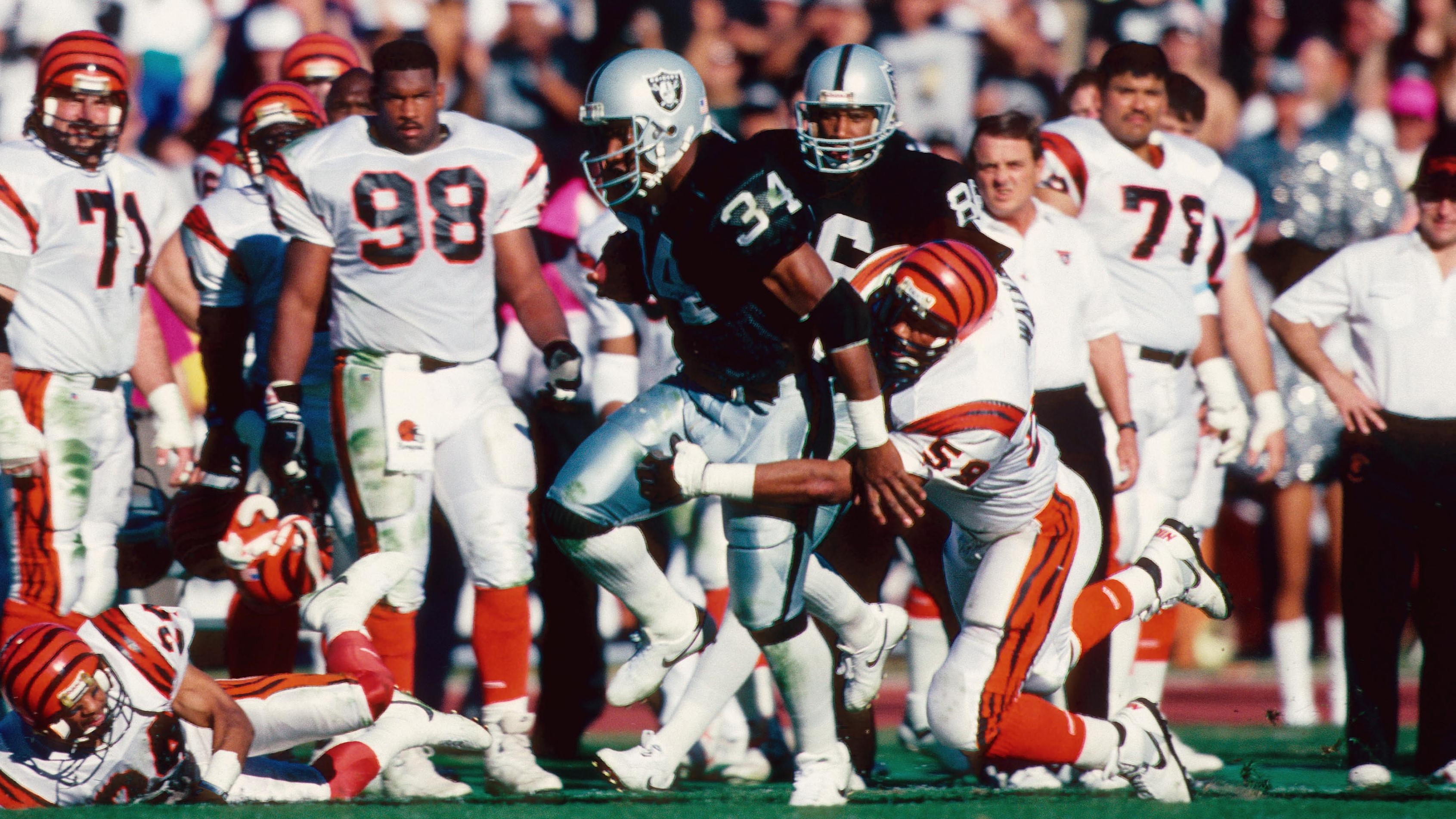 Former Bengal Kevin Walker relishing life after Bo Jackson curse ...