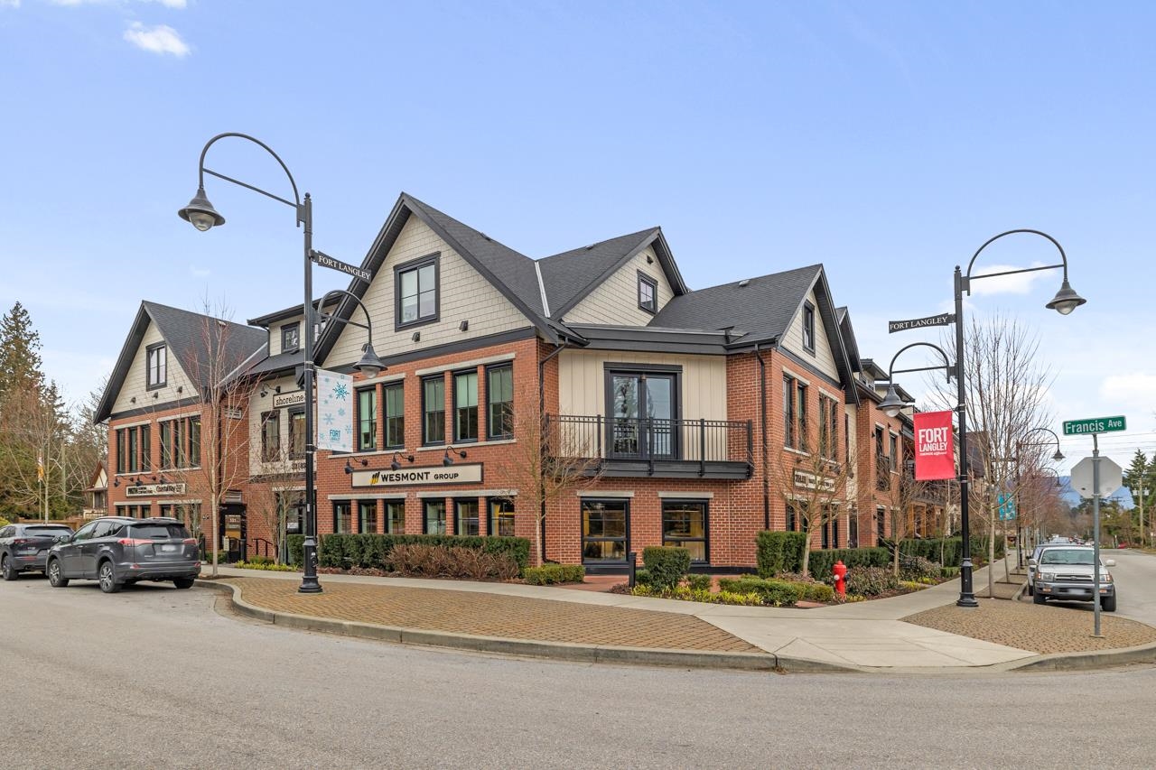 #204 23189 Francis Avenue, Langley, BC, V1M 0G3 • R2753470 • Whitestone ...