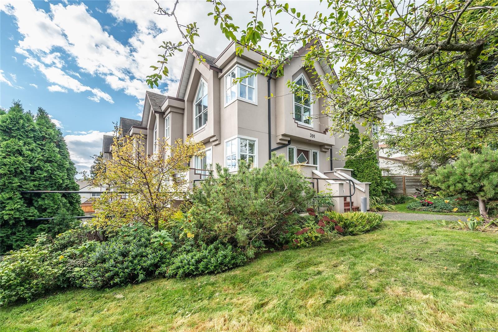 391 Burnside Road E, Victoria, BC, V9A 1A7 | 859548 | Gower Smith Real ...