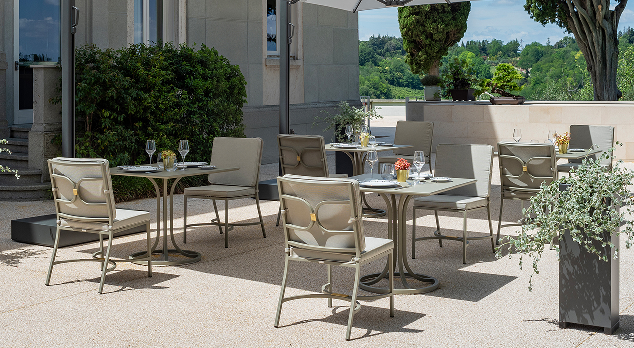 Collier Collection | Emu Contract