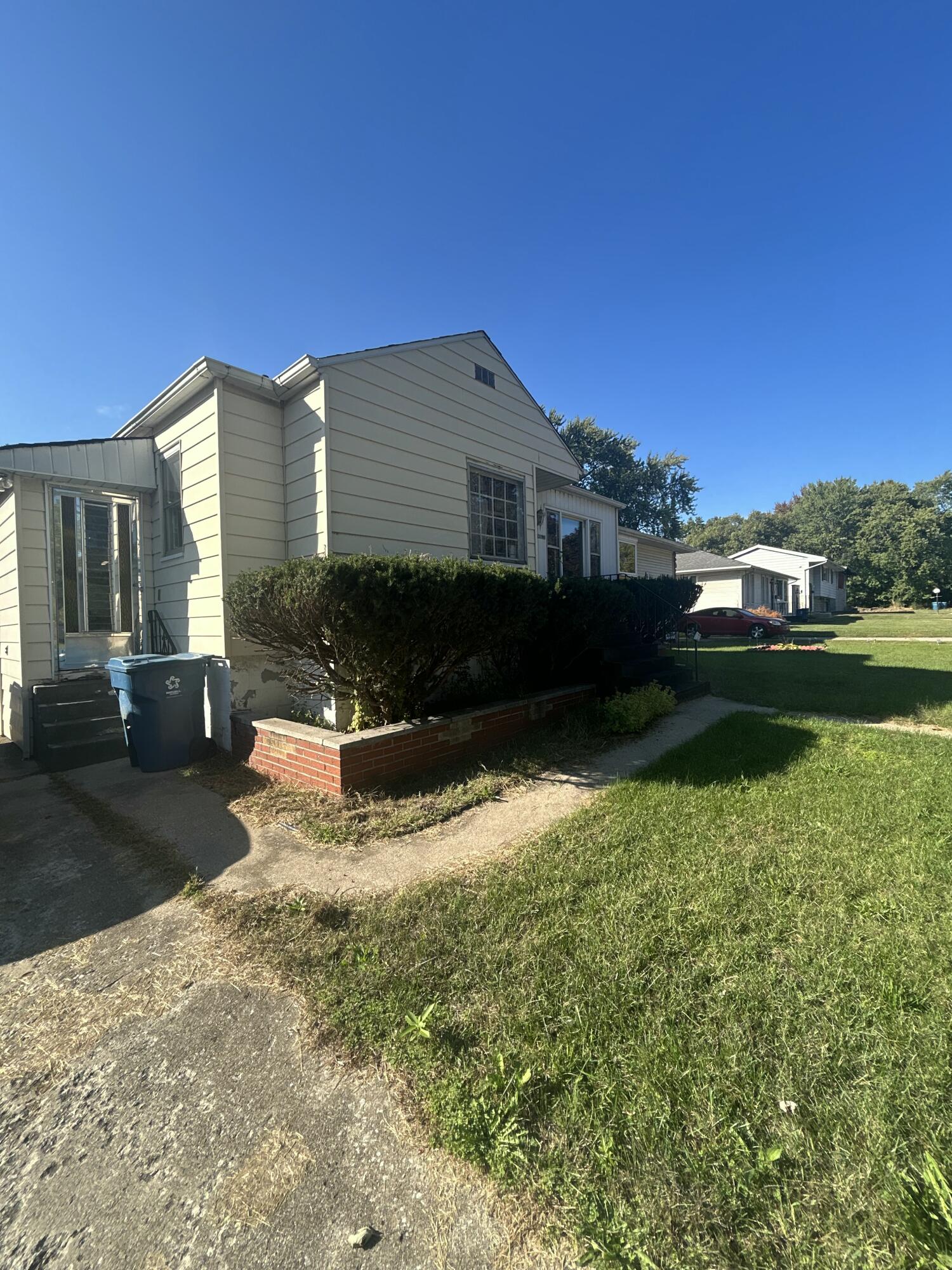 2232 Waite Street, Gary, IN 46404 - Quadwalls