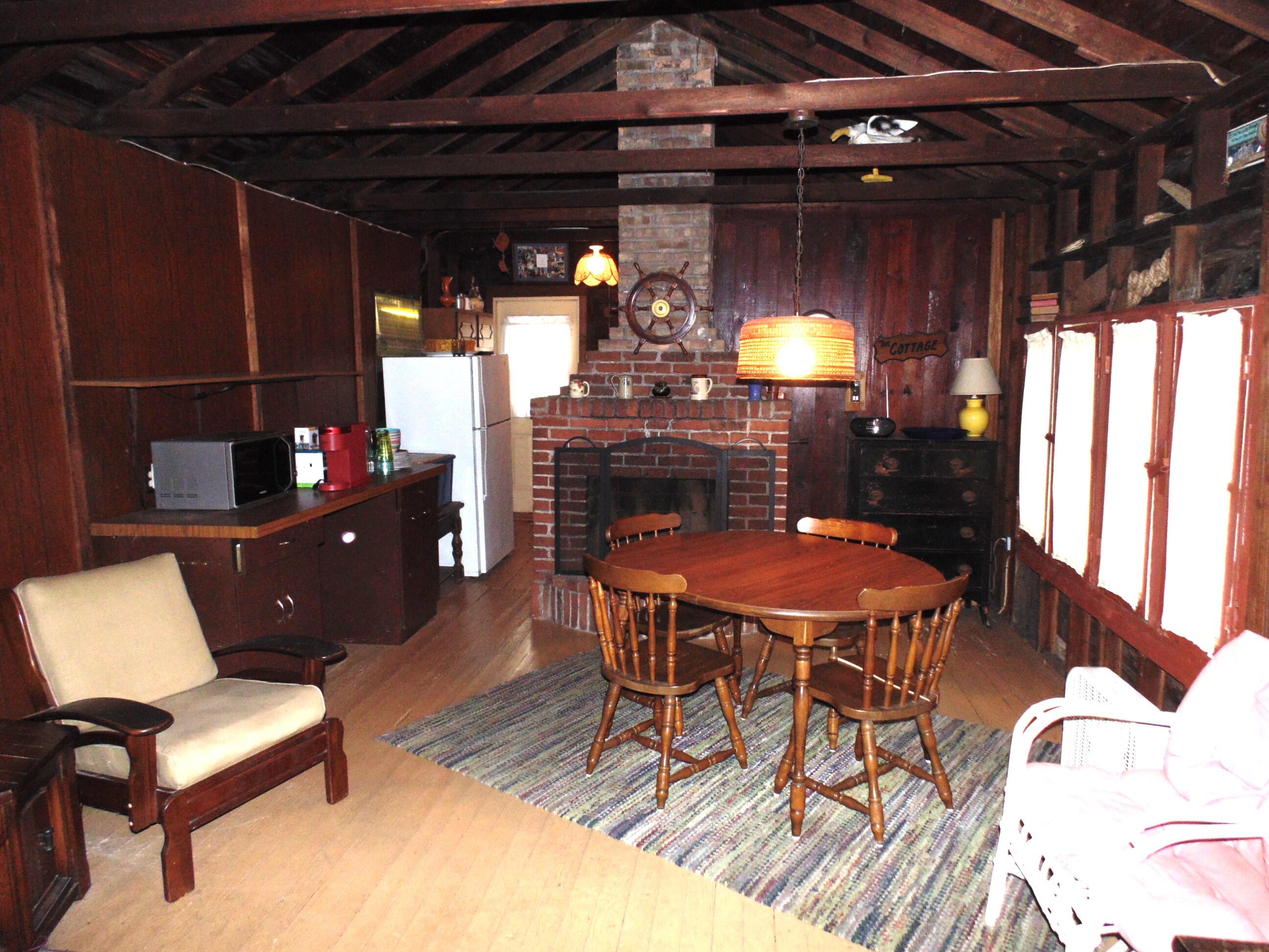 1144 N Warrick Street, Gary, IN 46403 - Quadwalls