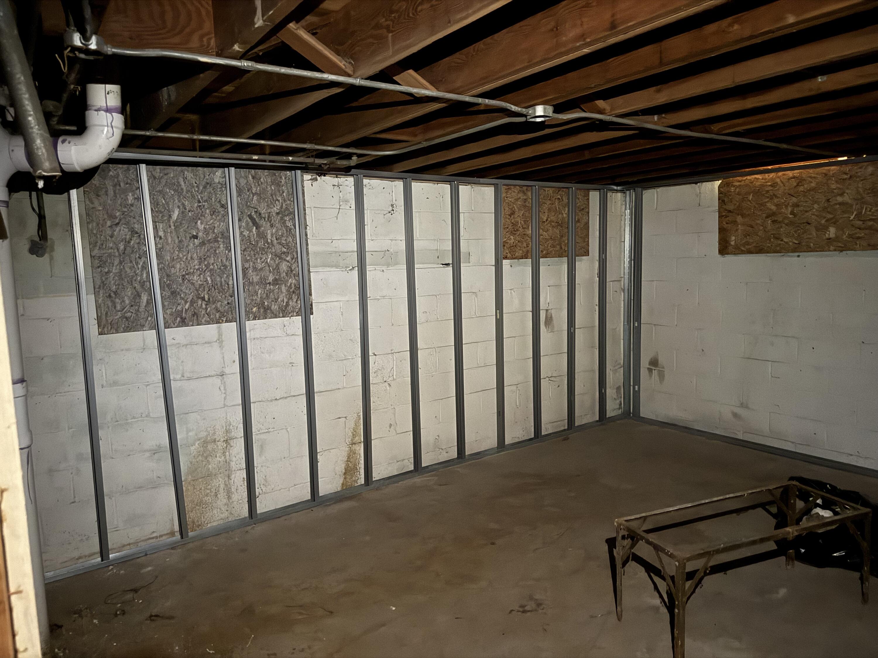 4234 E 12th Place, Gary, IN 46403 - Quadwalls