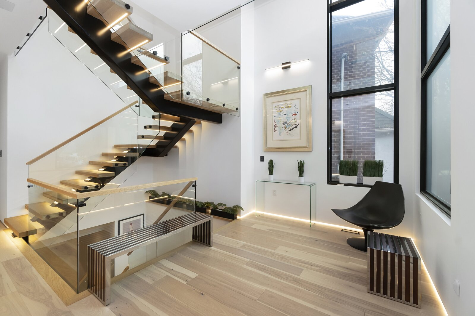 Photo 3 of 11 in Luxury Living in Toronto’s Most Affluent Neighborhood ...