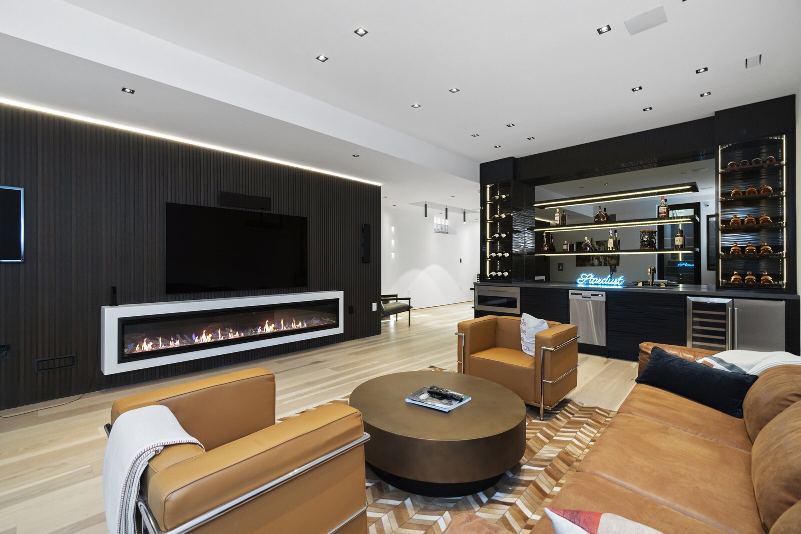 Photo 7 of 11 in Luxury Living in Toronto’s Most Affluent Neighborhood ...