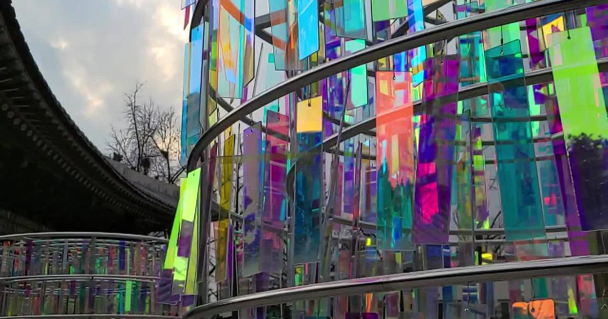 Glymt - Prismatic glass decorations in traditional Korean palaces