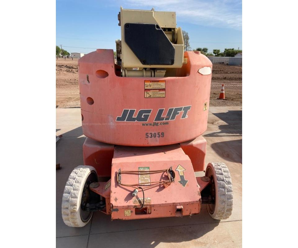 2006 JLG E400AN Boom Lift