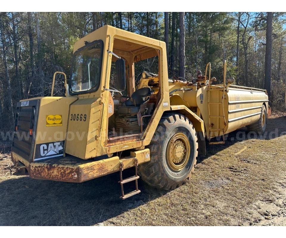 Caterpillar 613C II Water Wagon