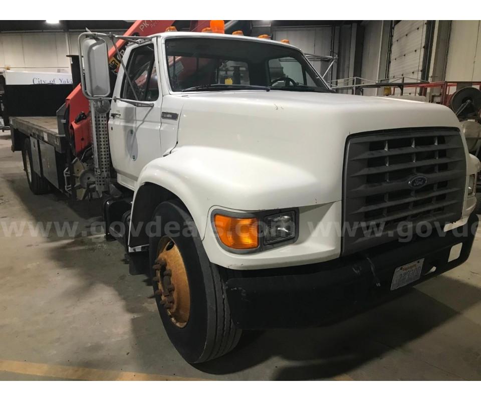 1996 Ford F800