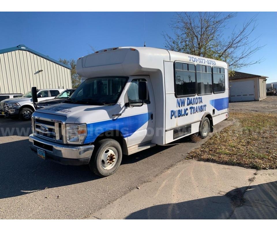 2017 Ford Econoline 12 Passenger Bus w/ ADA Vehicle Lift