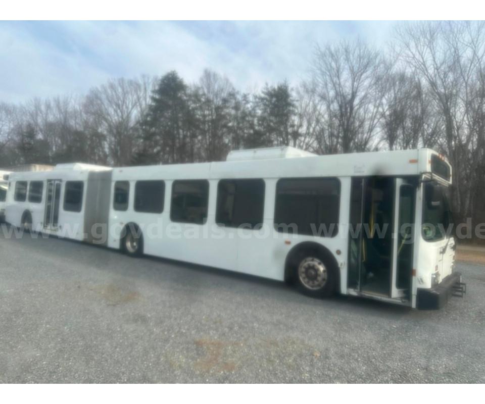 3 Lots: New Flyer Transit Buses (2000 Arctic 60ft. & 2001 40ft.)