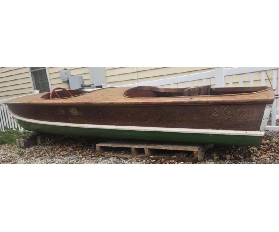 ANTIQUE BOAT & MOTOR AUCTION! 1950's ELGIN WOOD BOAT...