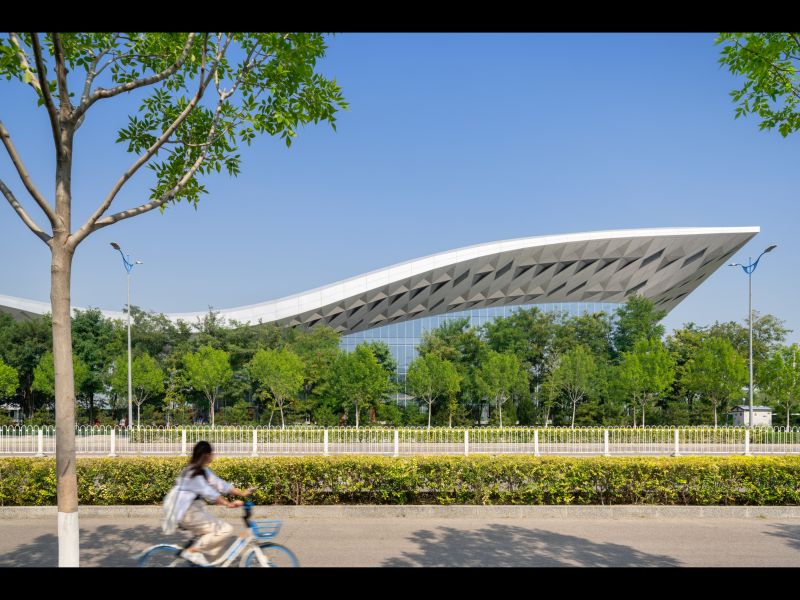 BIT Sports Center / Atelier Alter Architects