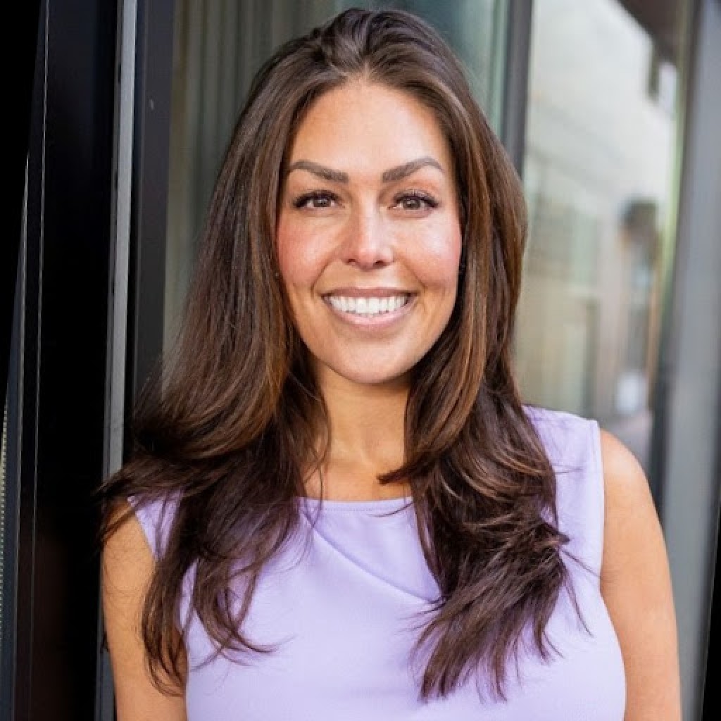 Stephanie Ahle, Recognized by BestAgents.us as a 2023 Top Agent - IssueWire