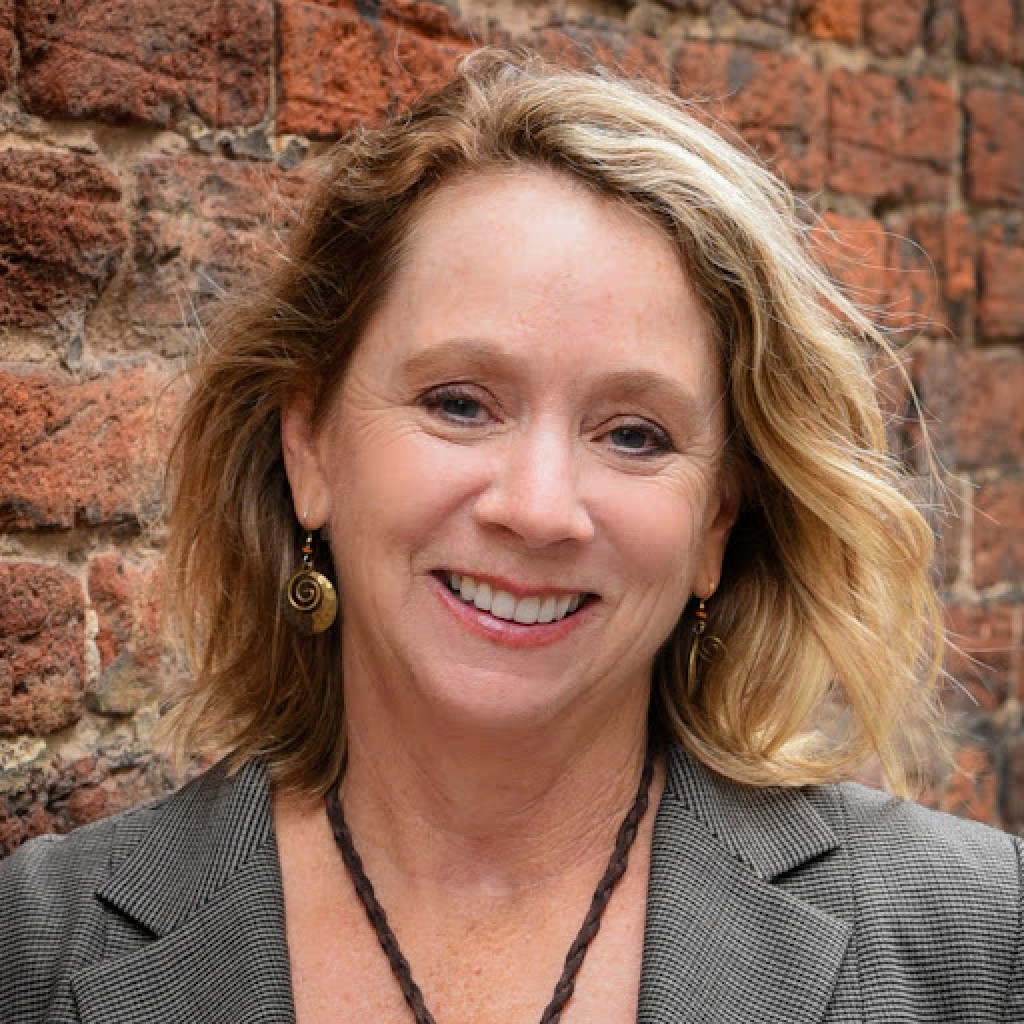 Ellen McGuire at Ivester Jackson Recognized by BestAgents.us as 2023 ...