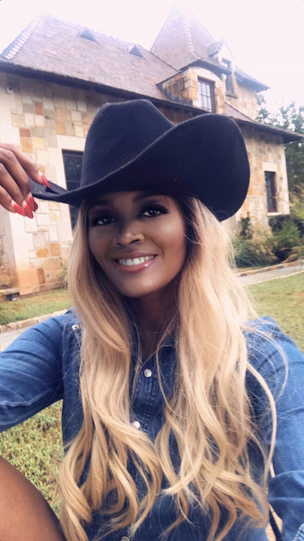 Country Music Artist Tayo Reed Releases Her First Single Everybody