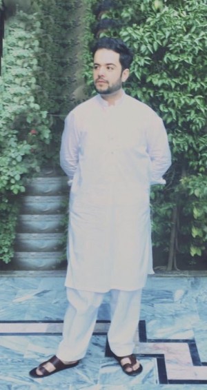 Featured Pakistani Artist - Waqar Khan - IssueWire Featured Pakistani Artist - Waqar Khan - IssueWire