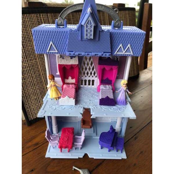Borrow Frozen Arendelle Castle With Popup Floor borrow-frozen-arendelle-castle-with-popup-floor