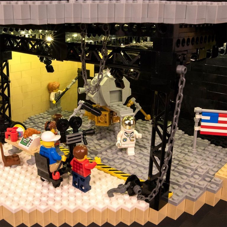 LEGO moon landing Archives - The Brothers Brick | The Brothers Brick
