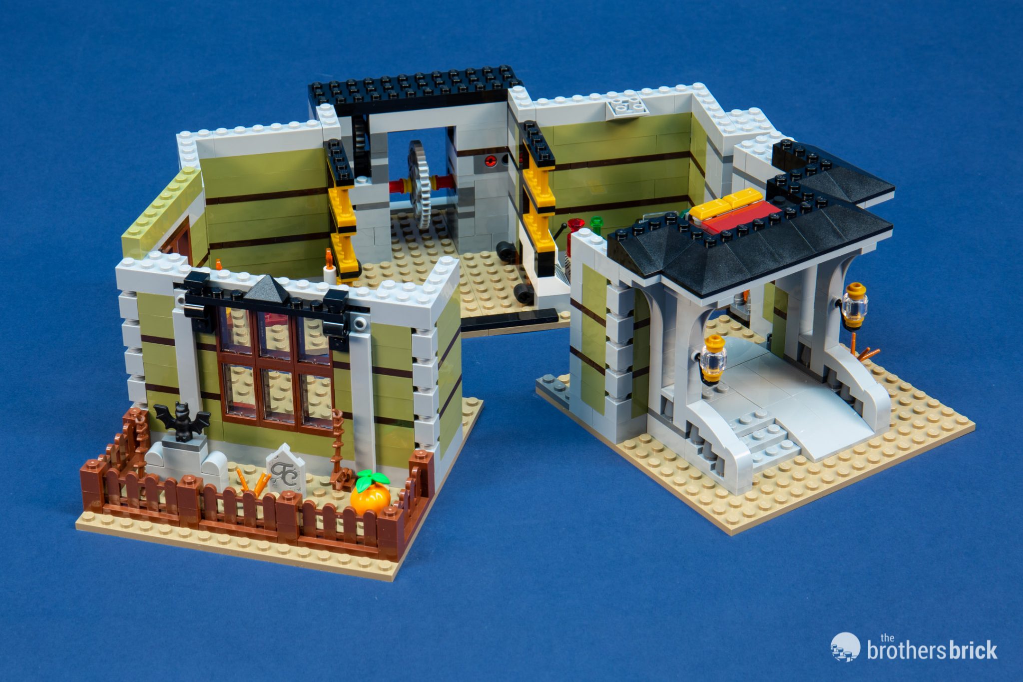 LEGO Creator Expert 10273 Haunted House from the Fairground Collection ...