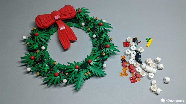 LEGO Holiday set 40426 Seasonal Wreath [Review] - The Brothers Brick ...