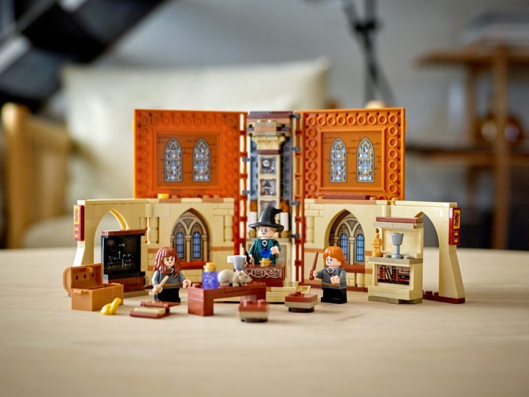 LEGO 76382 Harry Potter Hogwarts Moment: Transfiguration Class playset ...