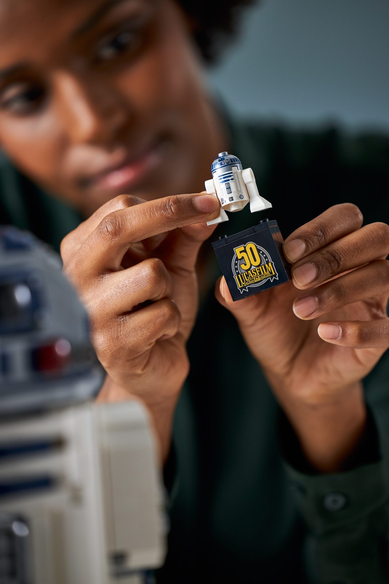 LEGO 75308 R2-D2 - 8GEG3-11 - The Brothers Brick | The Brothers Brick