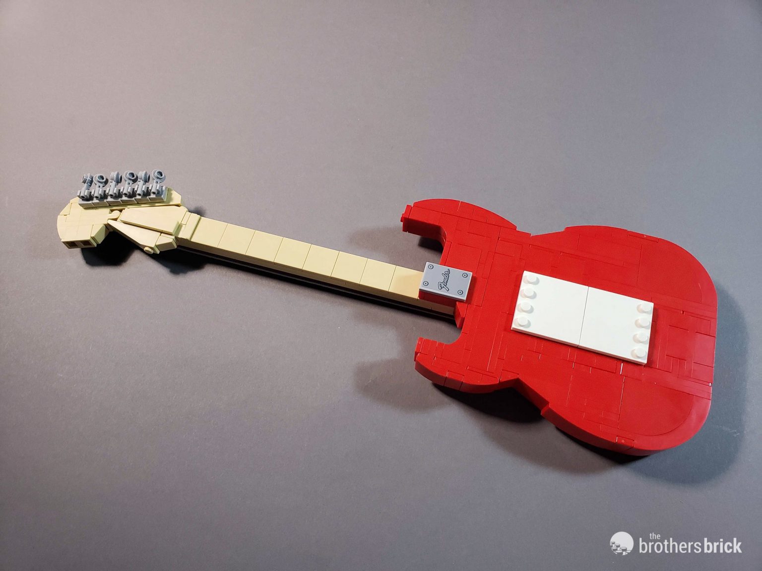 LEGO Ideas 21329 Fender Stratocaster Guitar - TBB Review - BYJ13-32 ...
