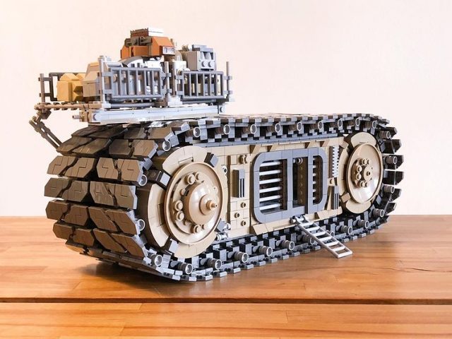 Lando's Treadable from Star Wars: The Rise of Skywalker at LEGO UCS ...