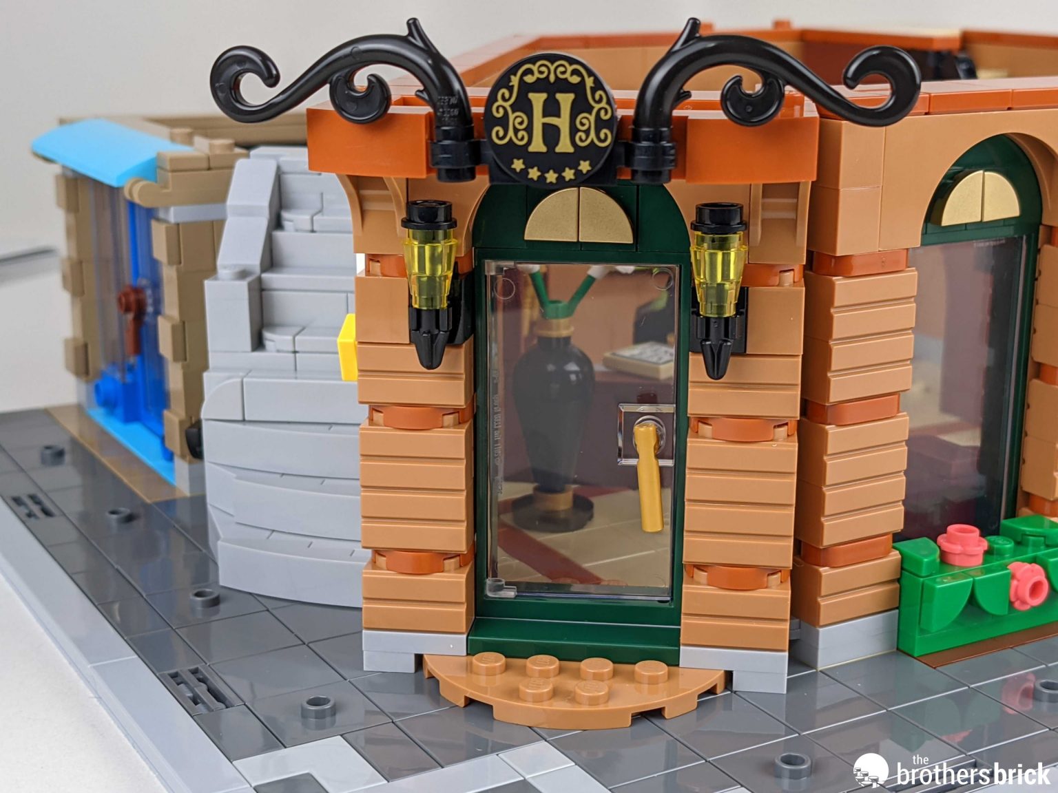 LEGO Modular Buildings Collection 10297 - Boutique Hotel - TBB Review ...