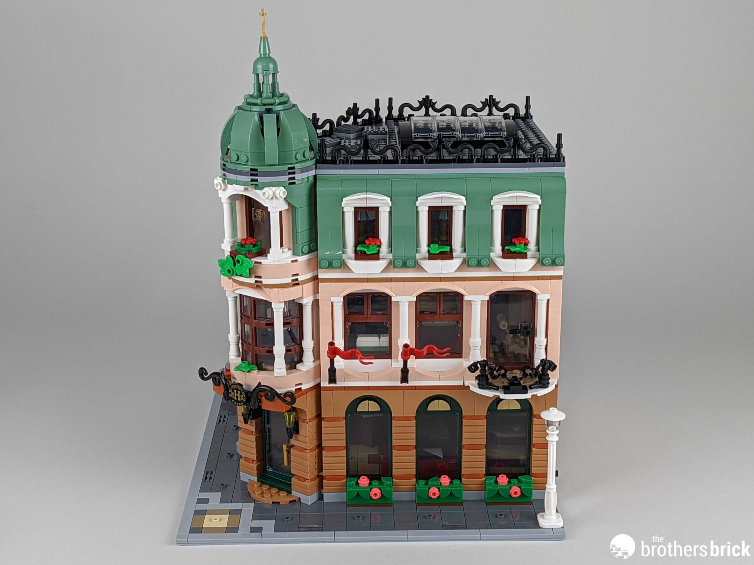 LEGO Modular Buildings Collection 10297 - Boutique Hotel - TBB Review ...