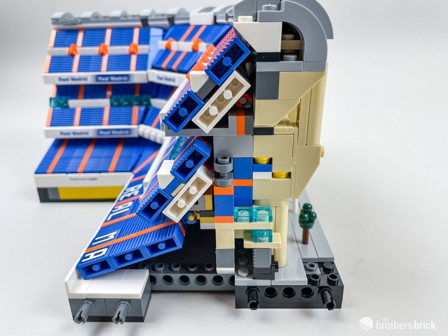 LEGO 10299 Real Madrid - Santiago Bernabeu Stadium-TBB Review-UI6JE-49 ...
