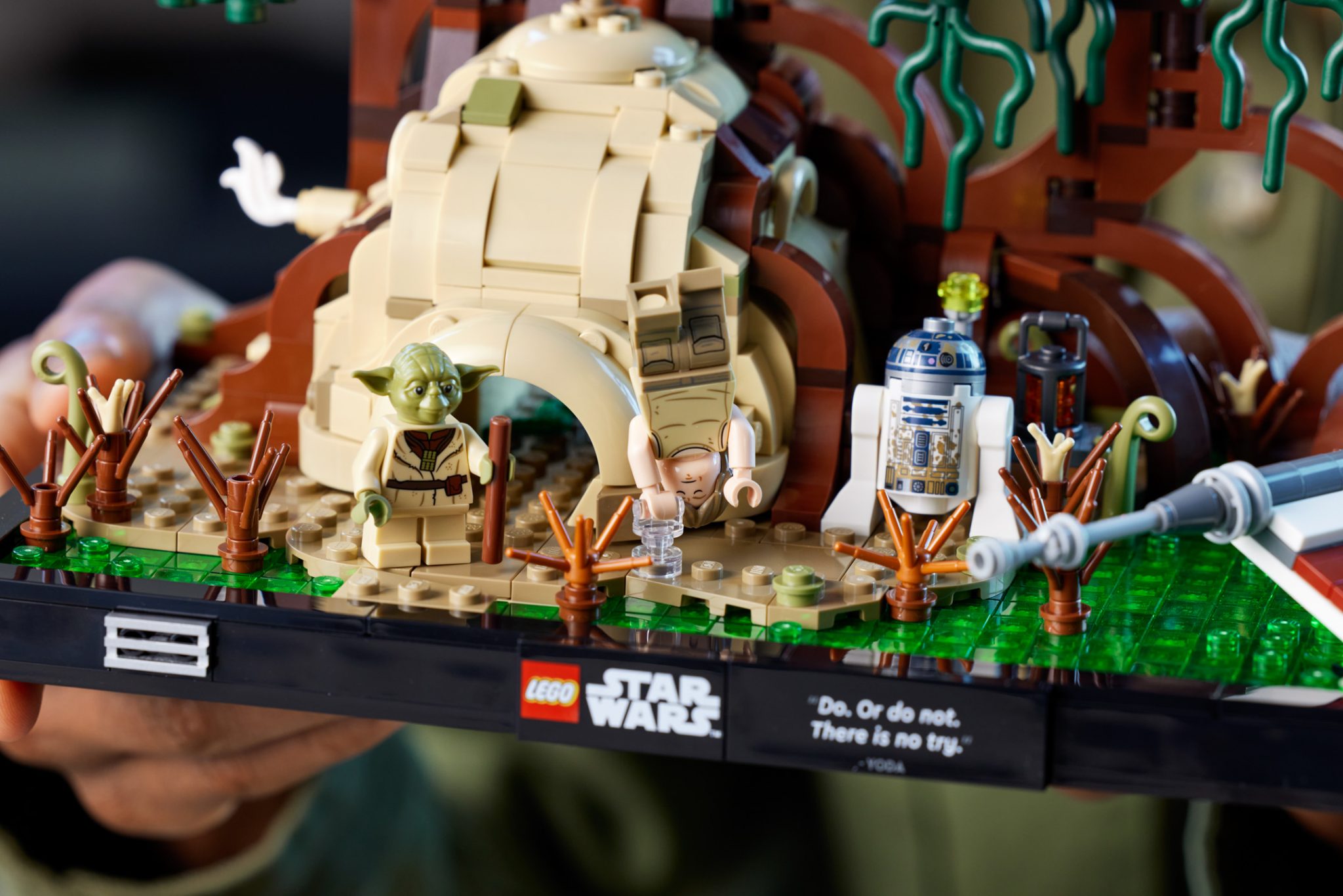 LEGO Star Wars 75330 Dagobah Jedi Training Diorama (15) - The Brothers ...