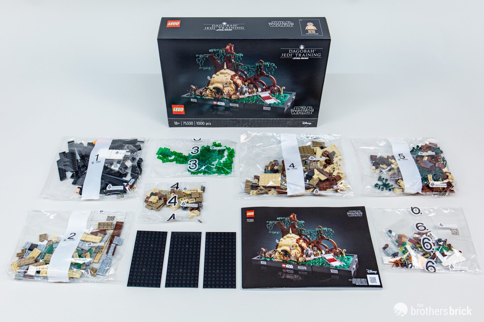 LEGO Star Wars Diorama Collection 75330 Dagobah Jedi Training [Review ...