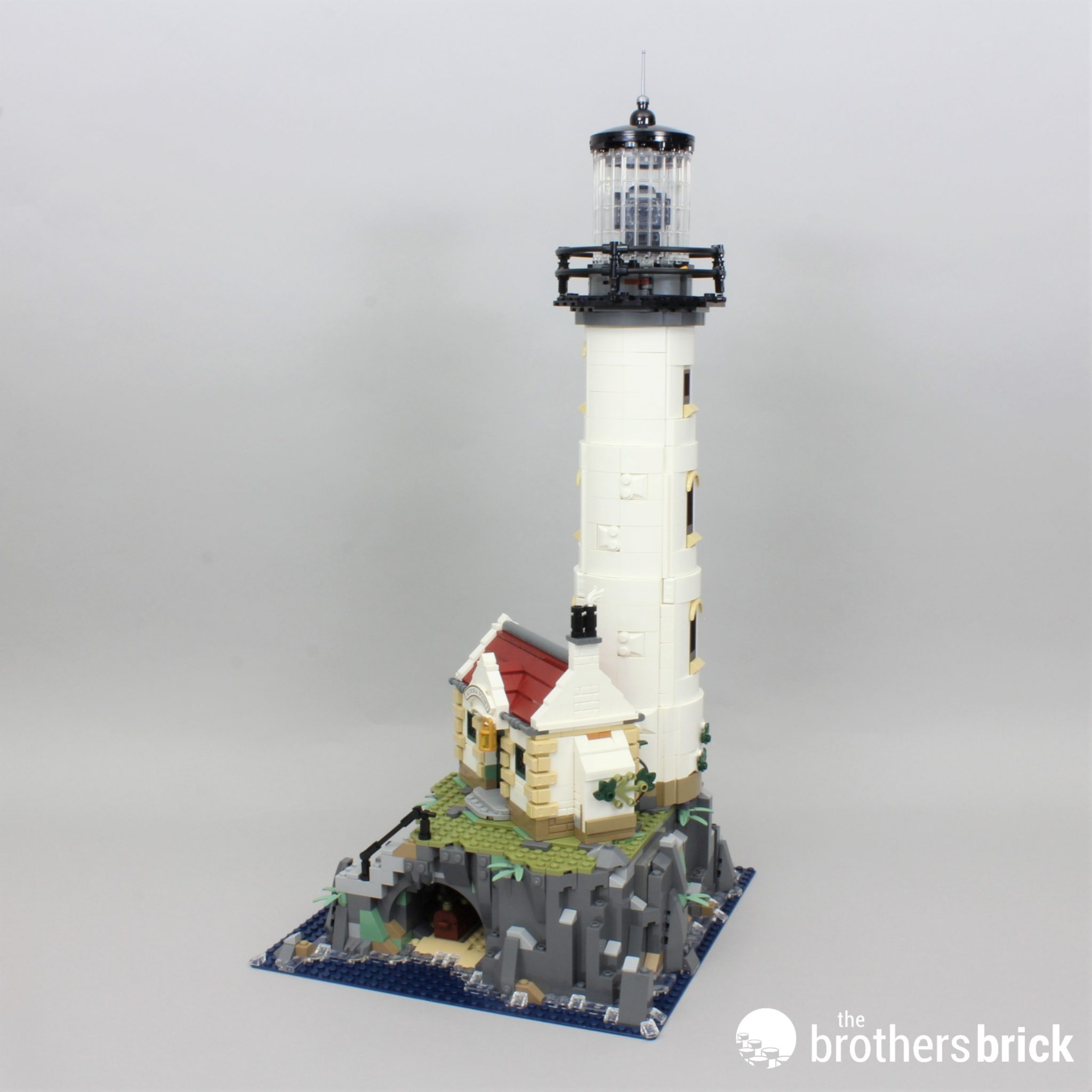 LEGO Ideas 21335 Motorized Lighthouse - TBB Review - (73) - The ...