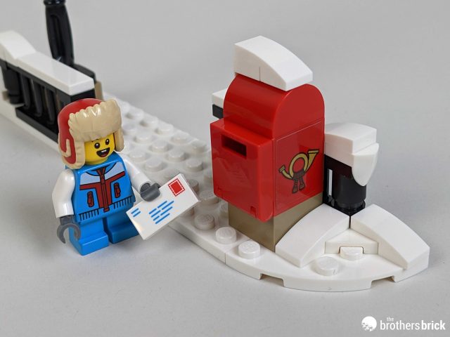 LEGO Icons Winter Village Collection 10308: Holiday Main Street ...