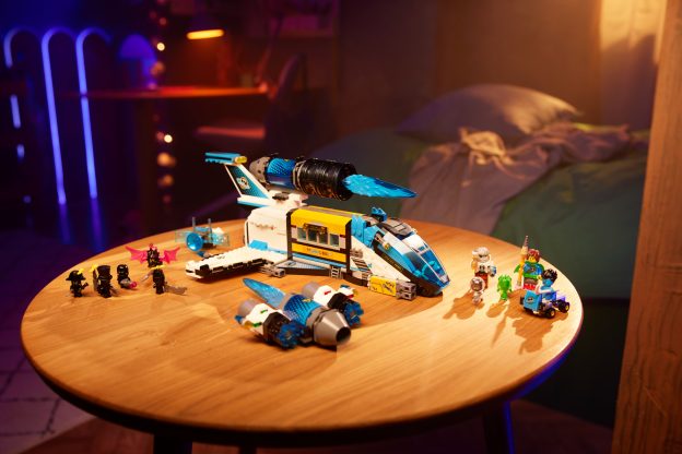 LEGO Dreamzzz 71460 Mr. Oz's Spacebus (6)-8Dn32 - The Brothers Brick ...