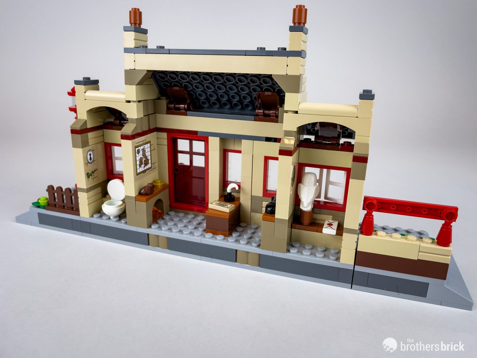 LEGO Harry Potter 76423 Hogwarts Express & Hogsmeade Station - TBB ...