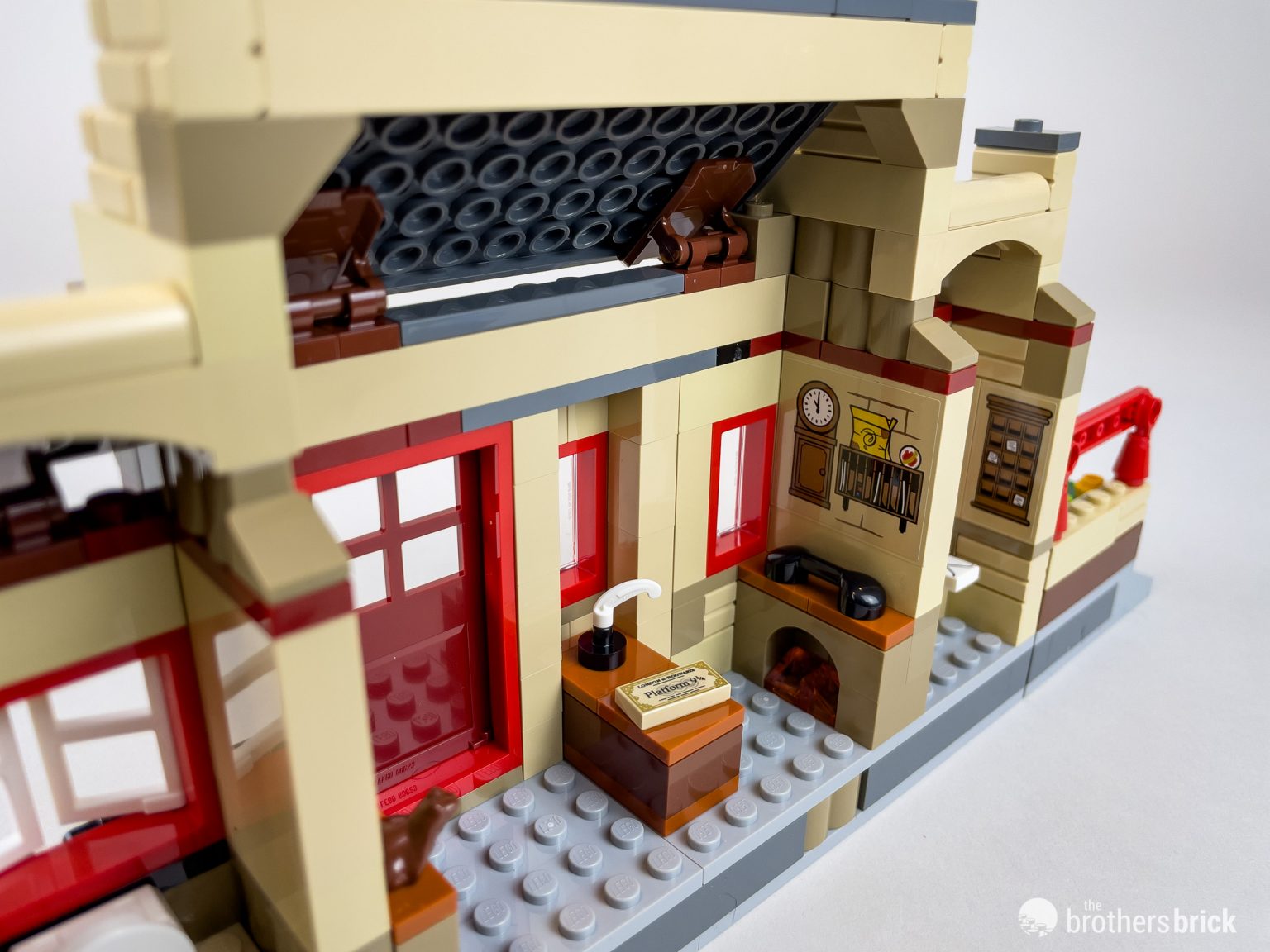 LEGO Harry Potter 76423 Hogwarts Express & Hogsmeade Station - TBB ...