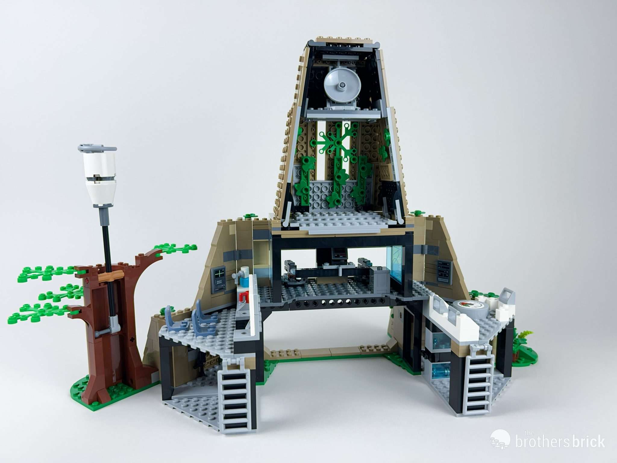 LEGO Star Wars 75365 - Yavin 4 Rebel Base - Review-SWBIX-13 - The ...