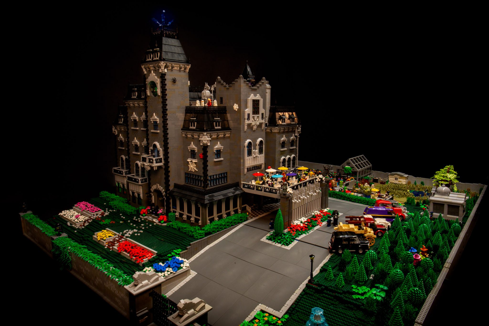 This incredible 50,000-piece LEGO Halloween house is where all the cool ...