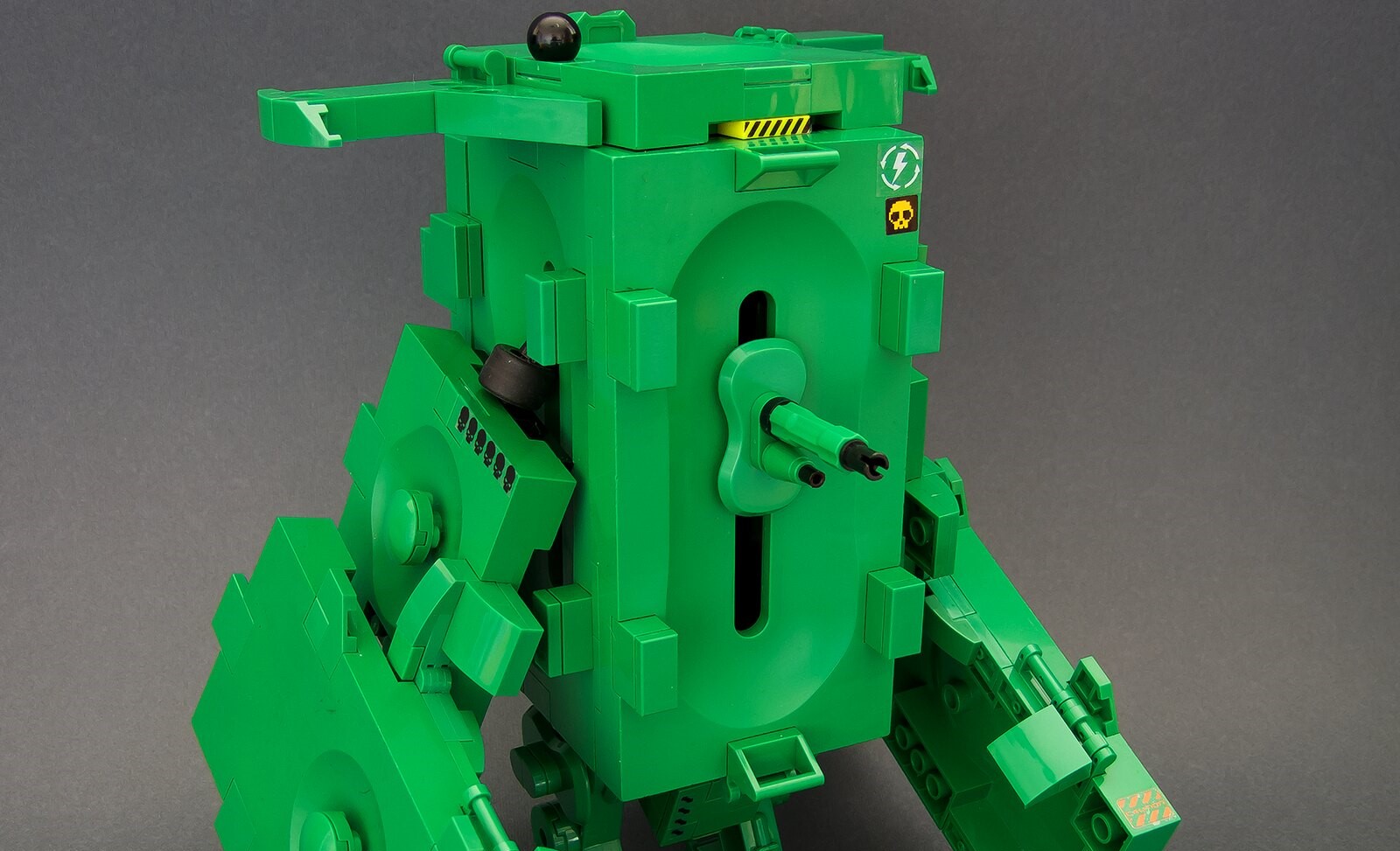 An awkward LEGO robot with soccer roots - The Brothers Brick | The ...