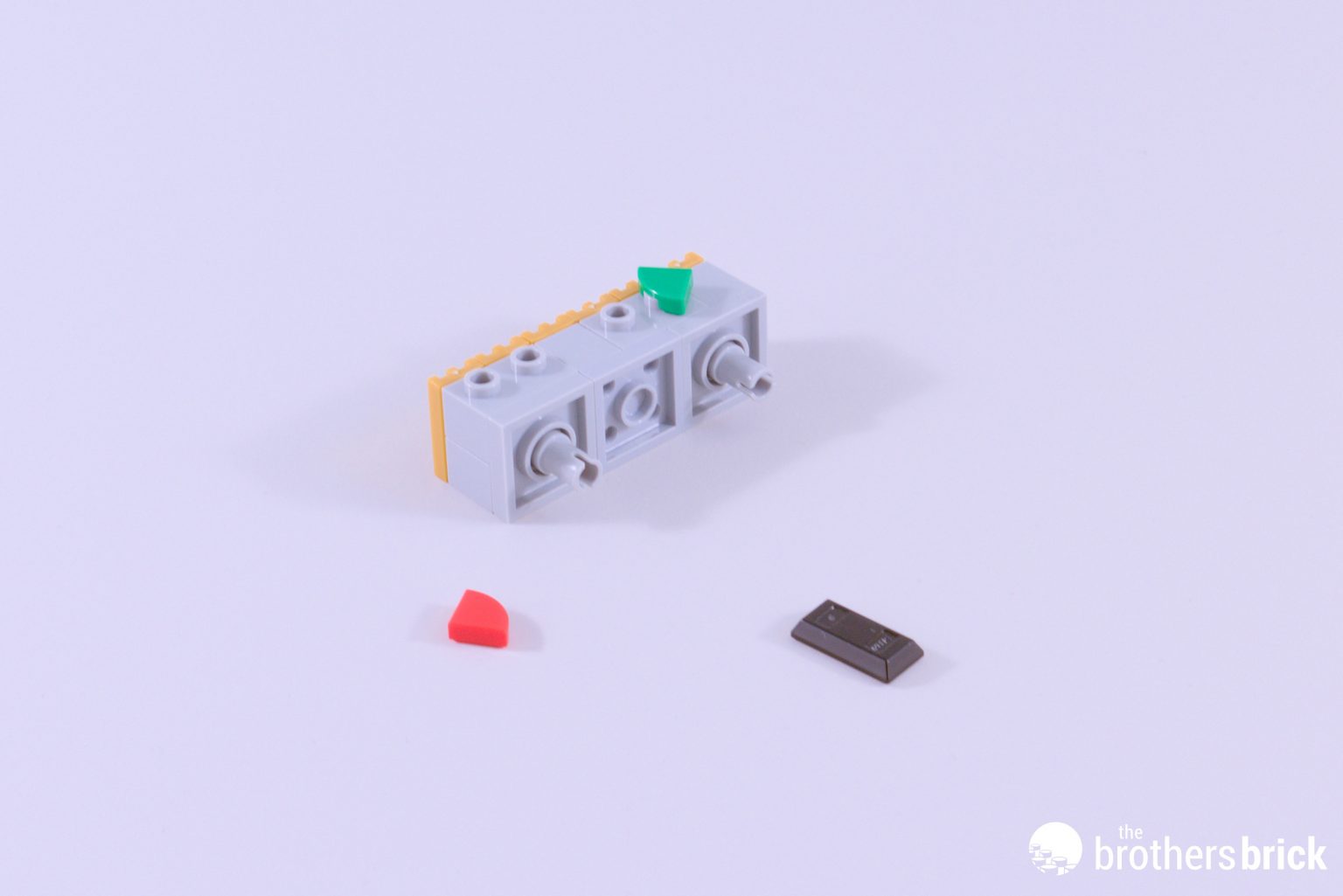 LEGO Star Wars 40730 Luke Skywalker's Lightsaber: Return of the GWP ...