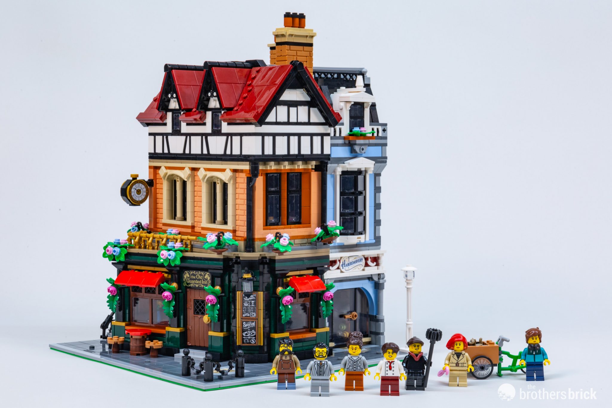 LEGO 10350 Tudor Corner Modular - TBB Review -18 - The Brothers Brick ...