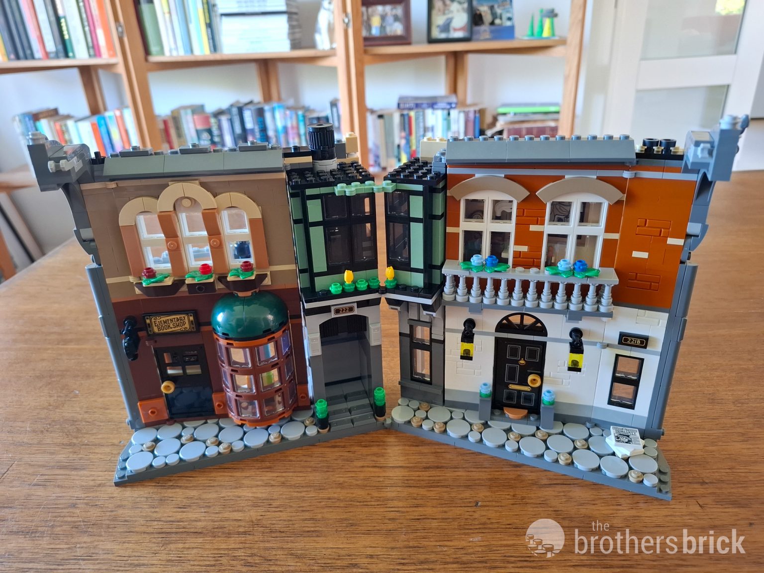 LEGO Icons 10351 Sherlock Holmes: Book Nook - A study in plastic ...