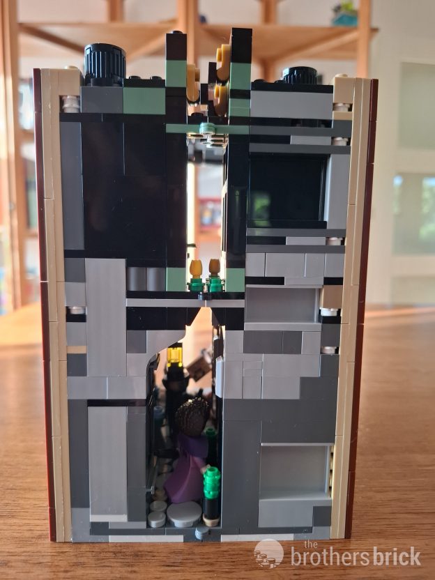 LEGO-Icons-10351-Sherlock-Holmes-Book-Nook-TBB-Review-HJ8M2Y-(43) - The ...