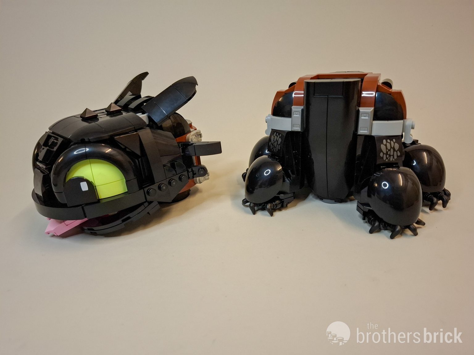 LEGO Icons 10375 How to Train Your Dragon: Toothless - Big smiles, no ...