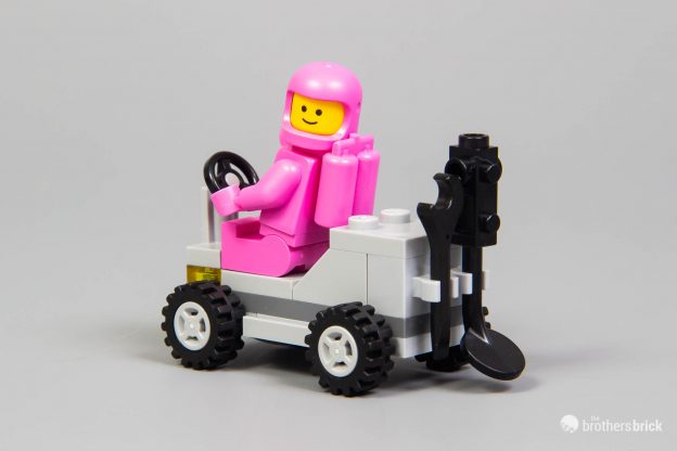 Multicolored spacemen abound in 70841 Benny's Space Squad from The LEGO ...